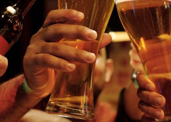 How to help someone who's had their drink spiked | Neighbourhood Watch ...